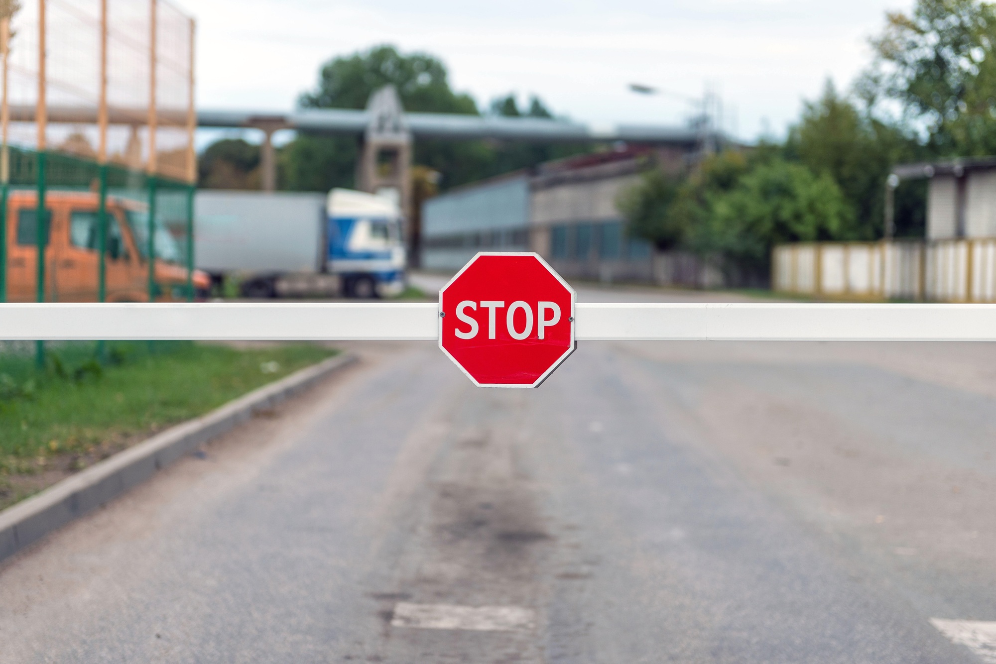 Automatic barrier with a STOP sign. | Općina Vinodolska općina